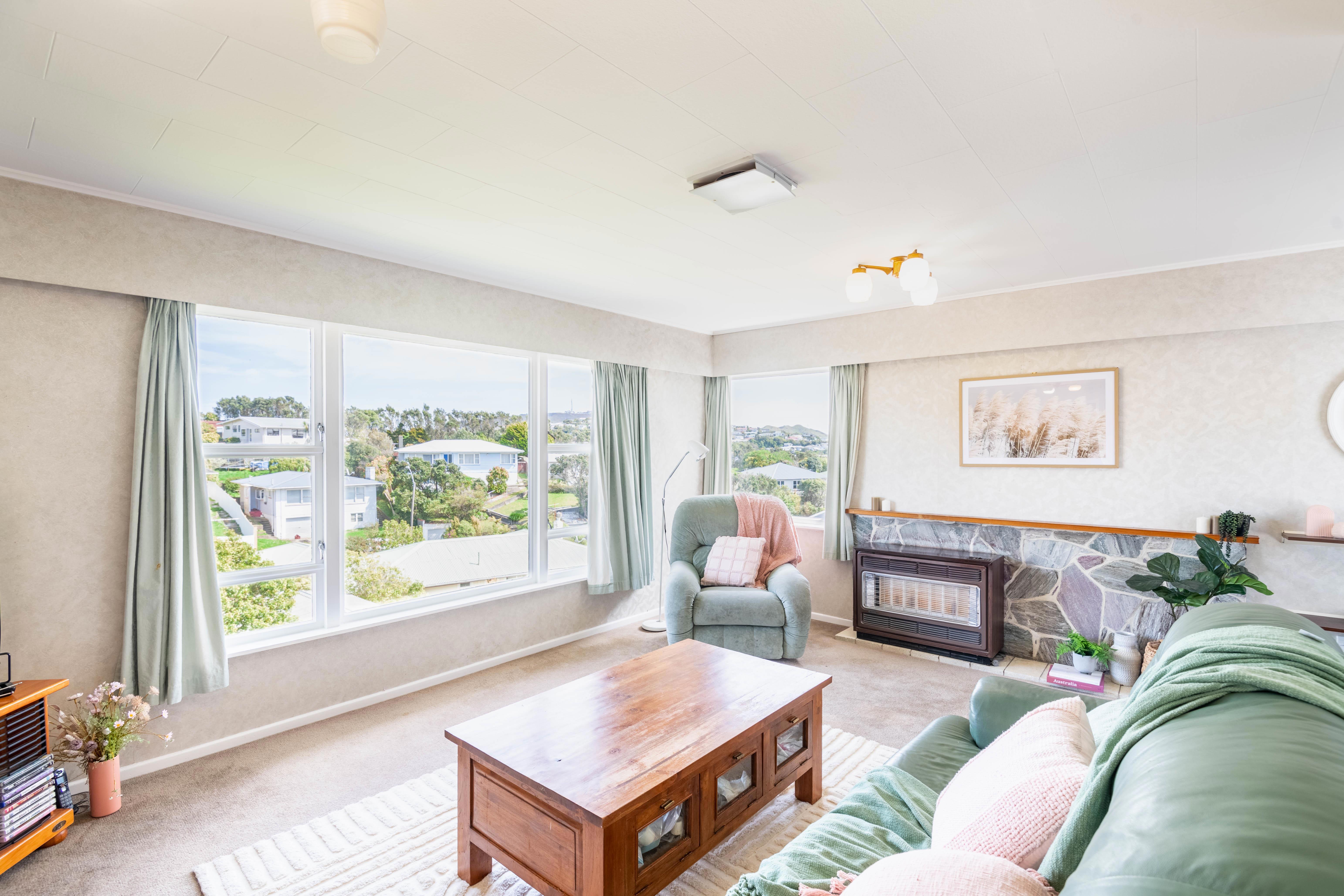 5 Longcroft Terrace Newlands NZ 6037 - Collective First National ...